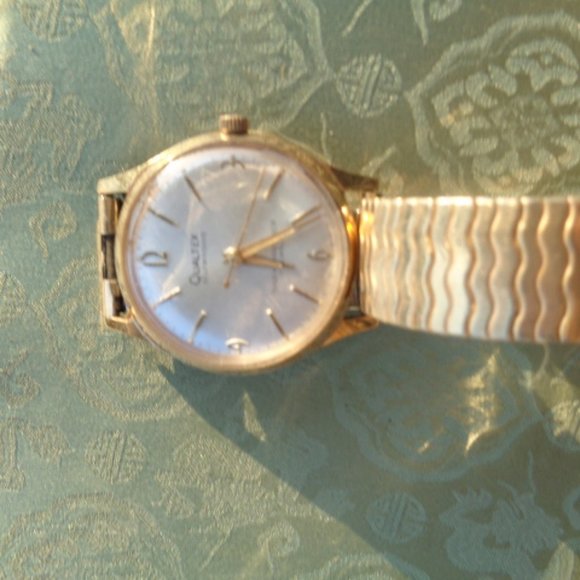 Vintage | Accessories | Vintage Qualtex Self Winding Serial 82 | Poshmark
